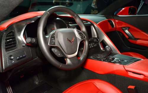 The inteior of the 2014 Chevrolet Corvette Stingray | Torque News